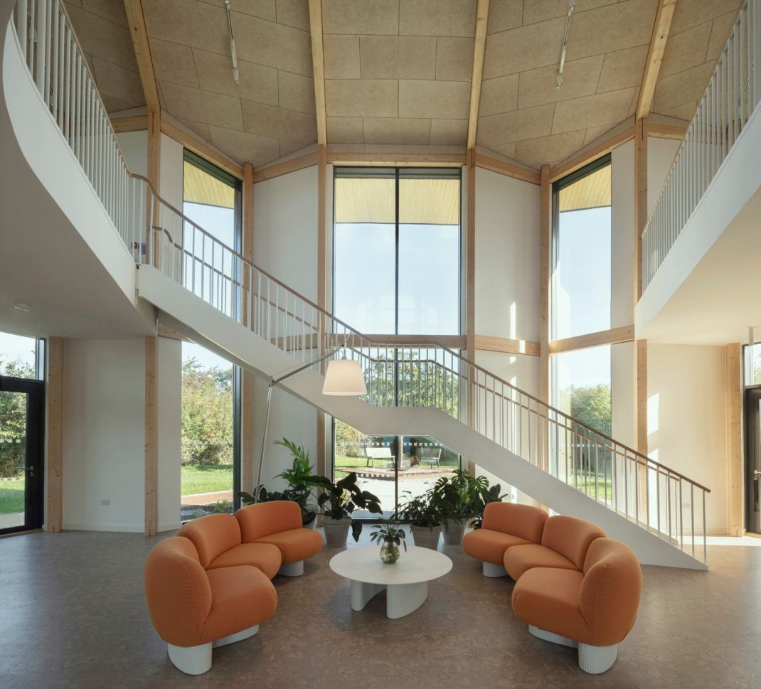 MOMENTUM – structural engineers – Unusual Rigging HQ