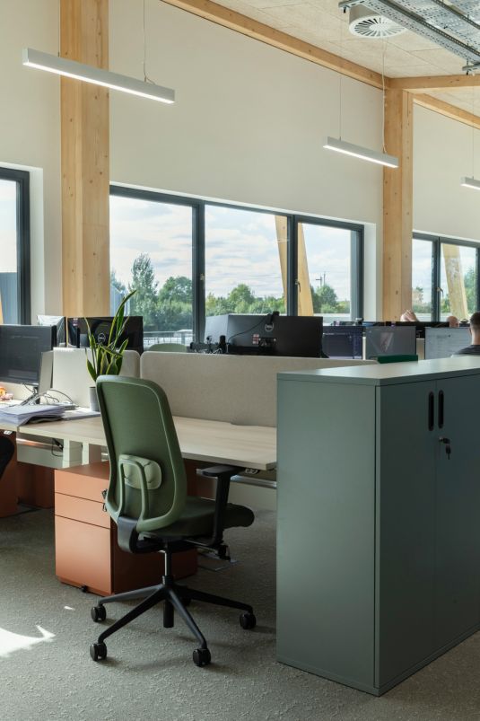 MOMENTUM – structural engineers – Unusual Rigging HQ